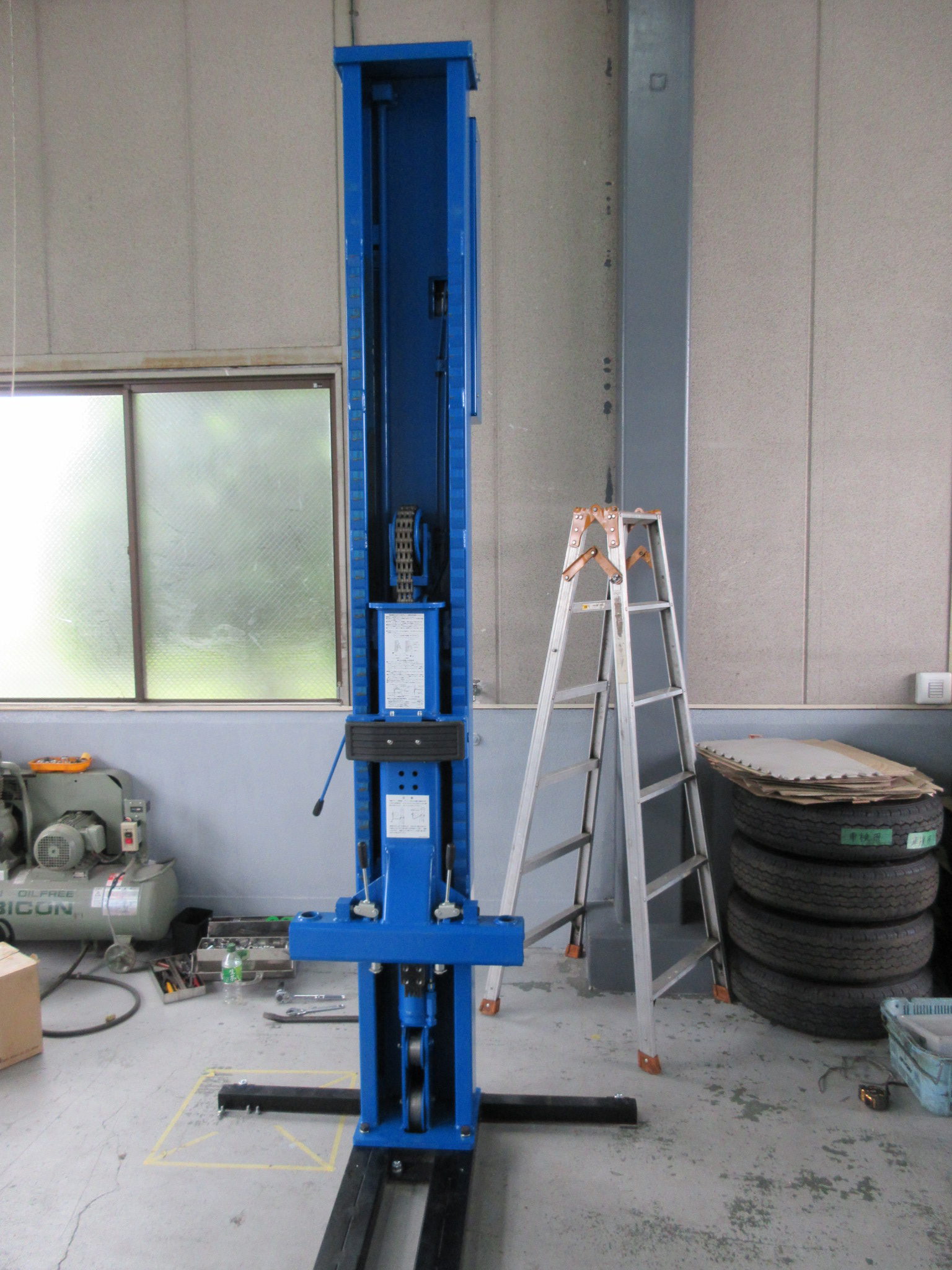 ㈱スギヤス NSP－37 2柱リフト（中古）設置 ｜ 【自動車の工具屋さん】MUKASA 有限会社ムカサ工機